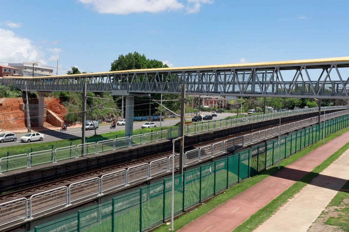 Passarela une bairros na Paralela - | Muita Informação