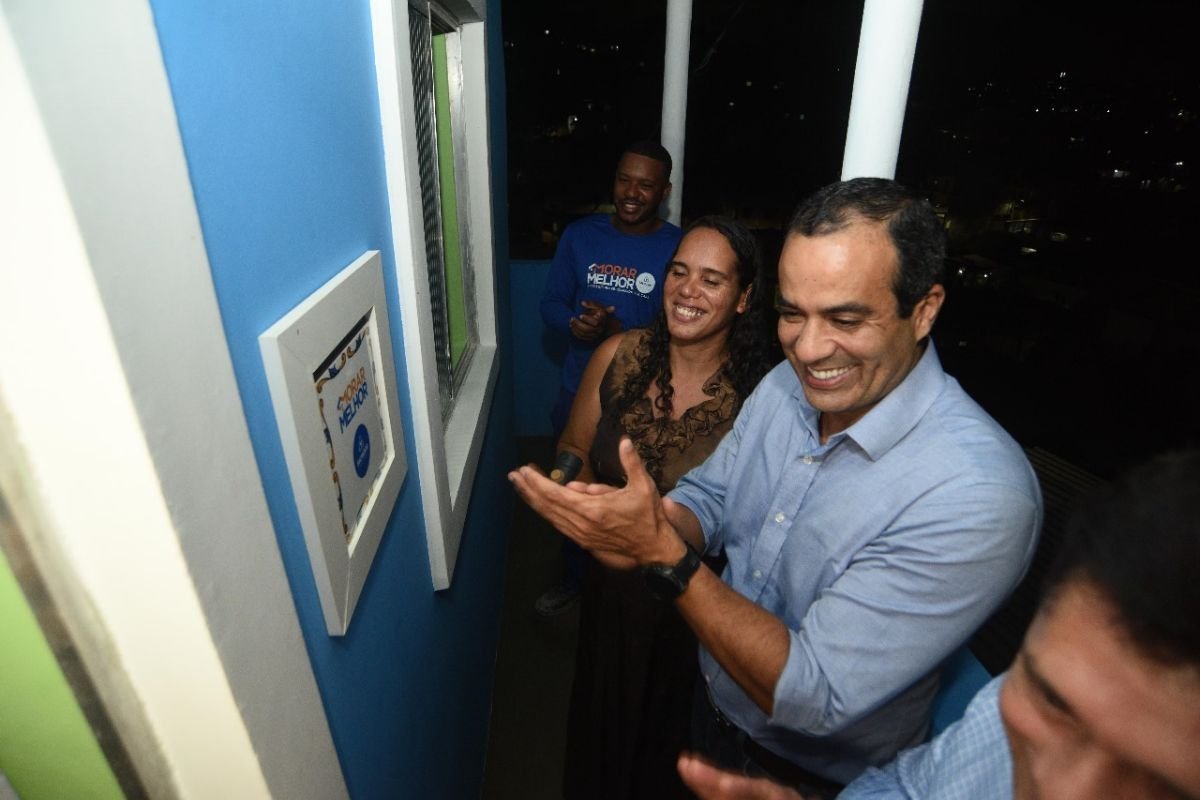 Prefeitura entrega mais 100 casas reformadas pelo Morar Melhor no ...